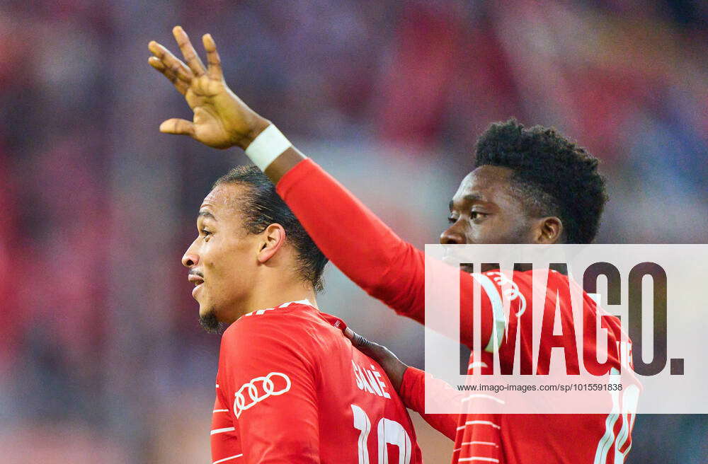 Leroy SANE, FCB 10 celebrates his 1-0 goal, happy, laugh, celebration ...