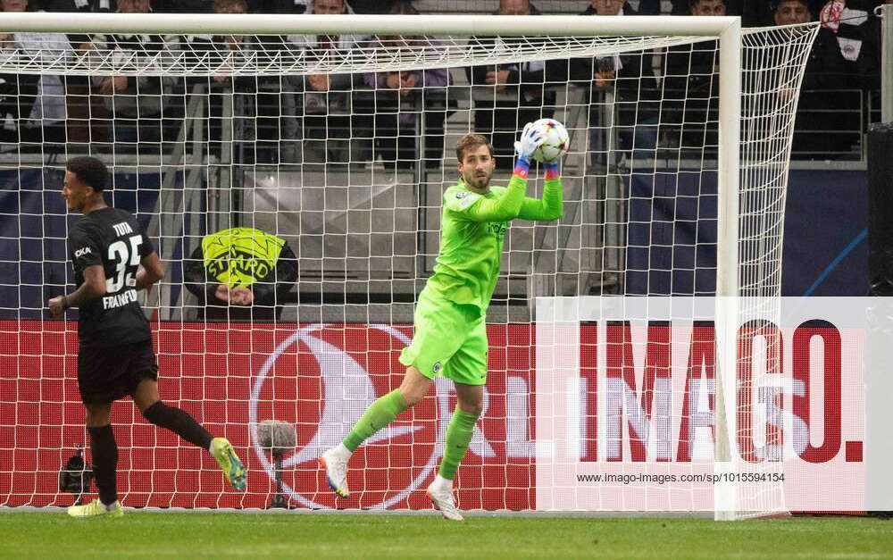 Torwart Torwart Kevin TRAPP (F), Aktion, Einzelaktion, Fussball Champions League Eintracht Frankfurt