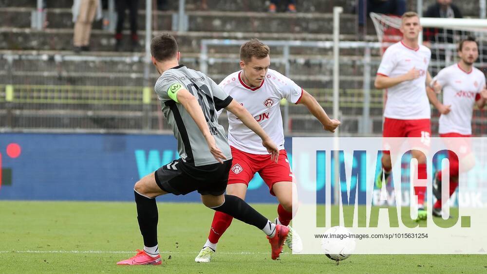 v li Christoph Schulz SV Wacker Burghausen , Thomas Haas FC Würzburger Kickers