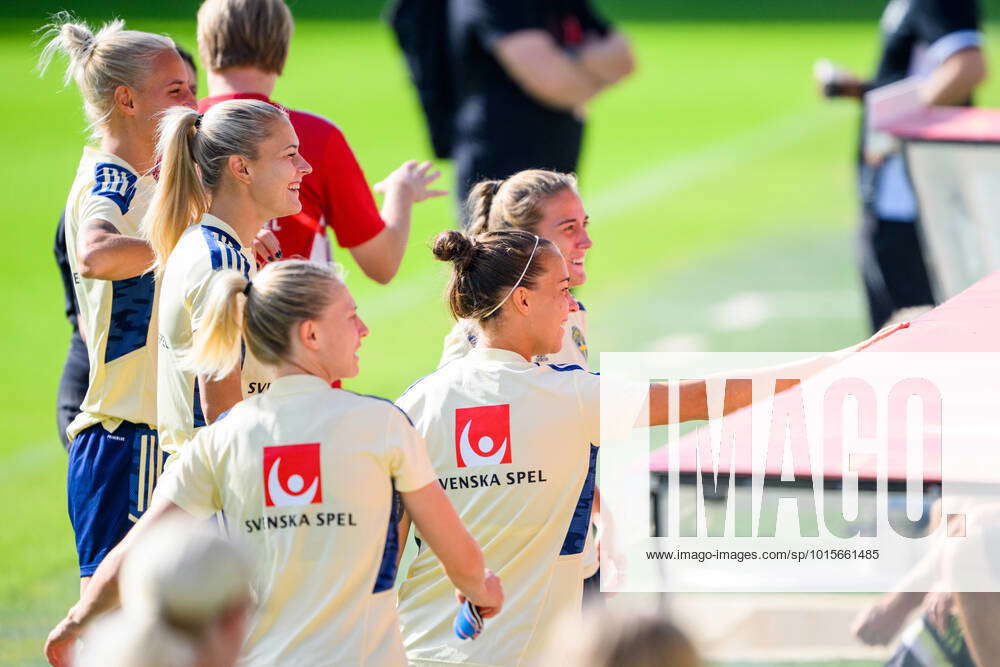 221006 Amanda Nilden, Nathalie Björn, Julia Zigiotti Olme and Filippa ...