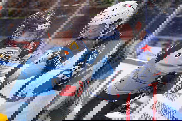 NOVOSIBIRSK, RUSSIA – : HC Sibir Novosibirsk Region s Trevor Murphy and ...