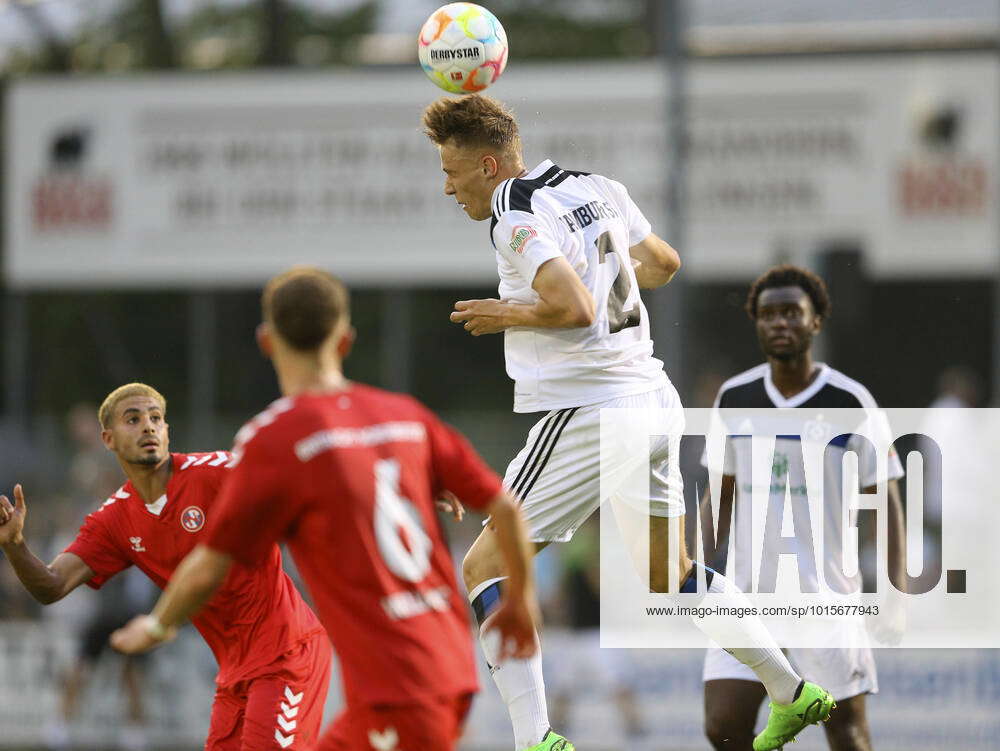 Photo center top Luis Seifert , he heads against Dylan Williams ...
