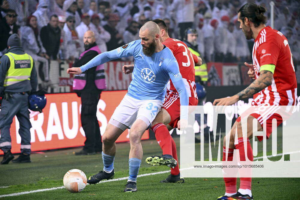 MALMÖ 20221006 Malmös Jo Inge Berget with the ball, passed by Union ...