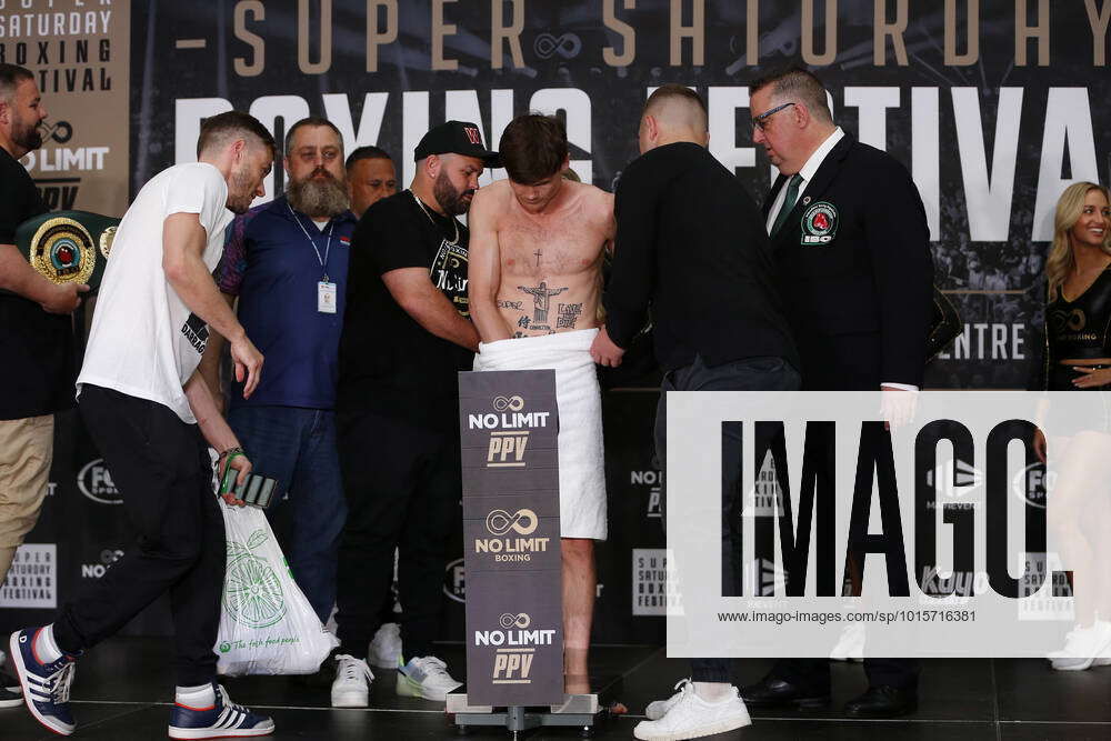 BOXING HOGAN EGGINGTON WEIGH IN, Darragh Foley gets naked to make ...