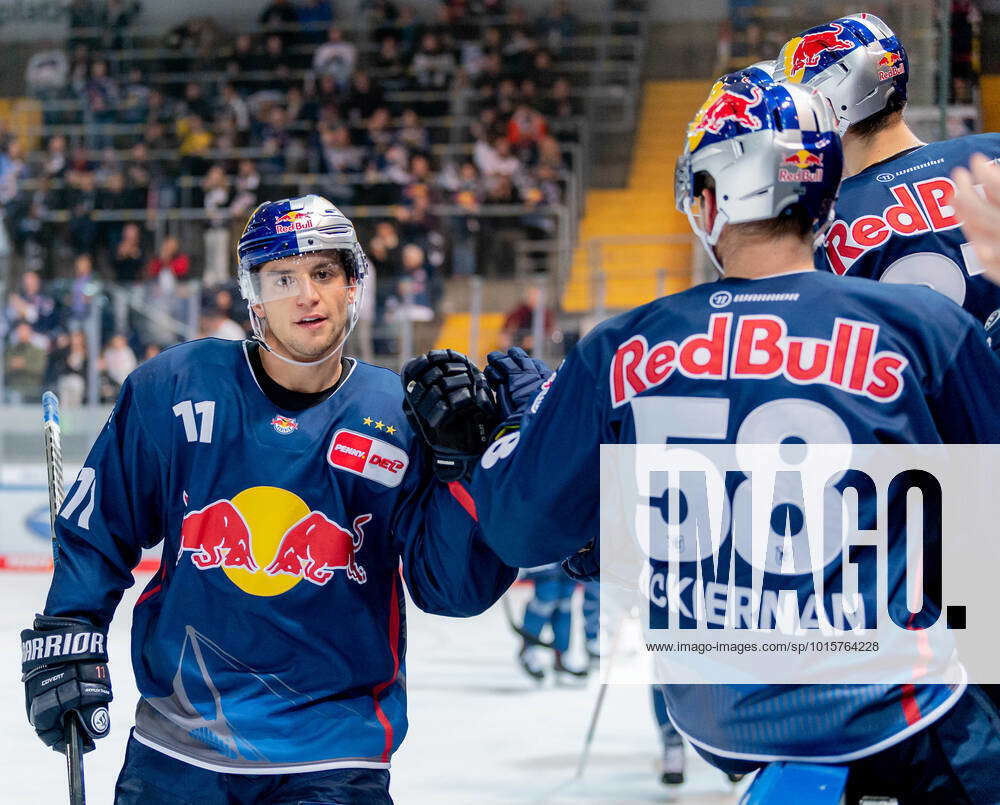Ryan McKiernan EHC Red Bull Muenchen, 58 high-fives with Frederik ...