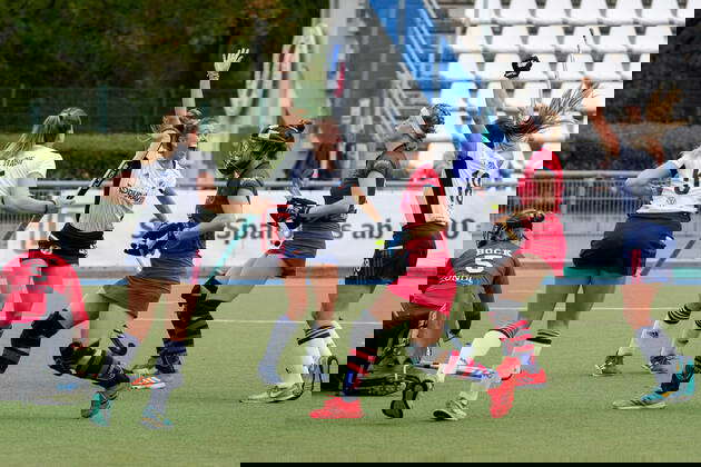 from left Agustina Habif MHC, 5 , goal scorer Charlotte Hendrix MHC, 48 ...