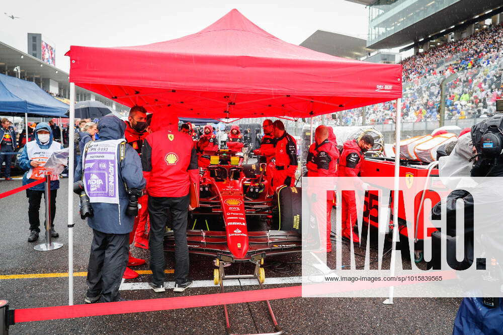 55 SAINZ Carlos (spa), Scuderia Ferrari F1-75, starting grid, grille de ...