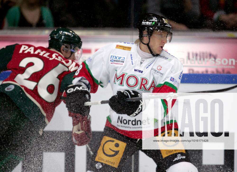 041129 Frölunda HC Mora IK, 6 3 Marian Hossa was one of Moras better ...