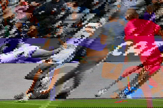 England v Samoa: Rugby League World Cup Dominic Young of England races ...