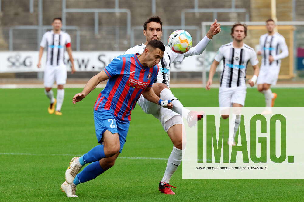 Kevin Pytlik (WSV) vo. gegen Daniel Detlef Hammel (KM) hi. Fussball ...