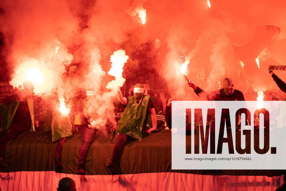 Wolfsburg cause pyro chaos with pyrotechnics Eintracht Braunschweig vs ...
