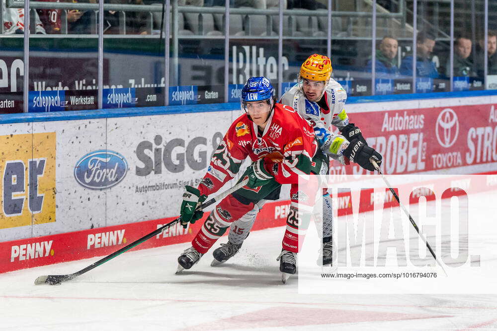 Christian Hanke Augsburger Panther, 25 bedraengt von Gregory Kreutzer ...