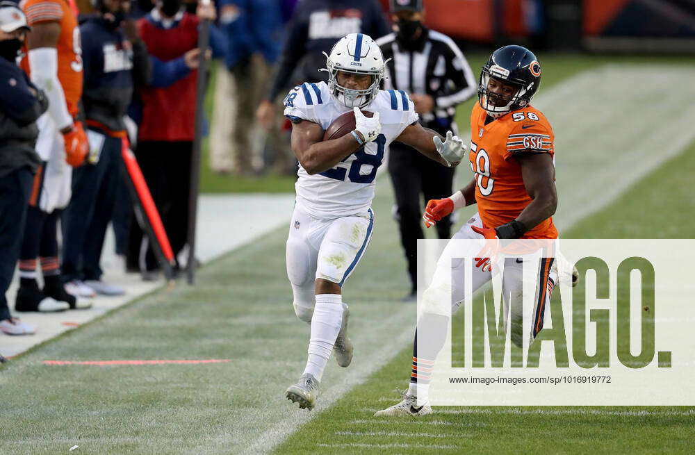 : Indianapolis Colts running back Jonathan Taylor breaks free for a ...