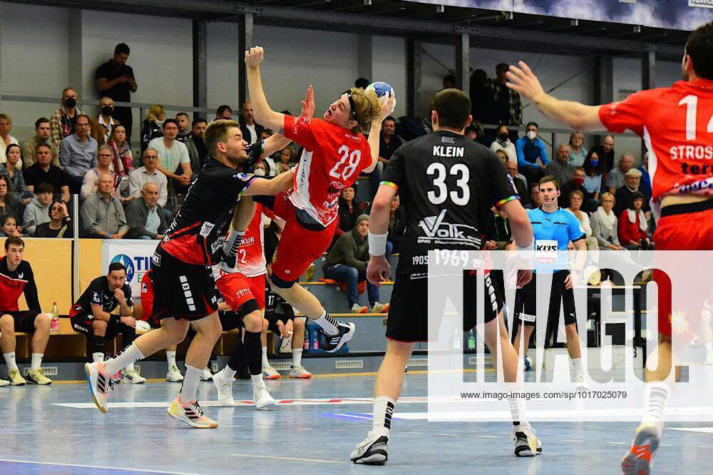 v l , Ian Weber Huettenberg , Marek Nissen Luebbecke GER, Handball 2 ...