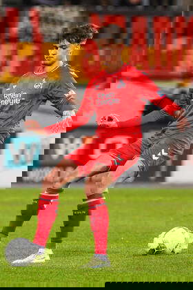 Rijad Smajic FC Köln II, 19 on the ball, game scene, crop, full body ...