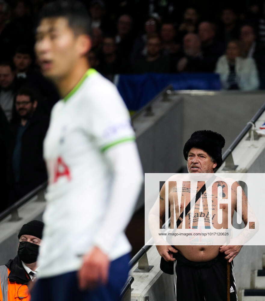 Shirtless Rabbi Spurs supporter with union jack Israel flag tattoo ...