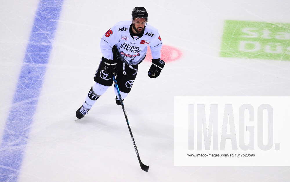 DUESSELDORF, GERMANY - OCTOBER 28, 2022: JASON BAST, Hockey match DEL ...