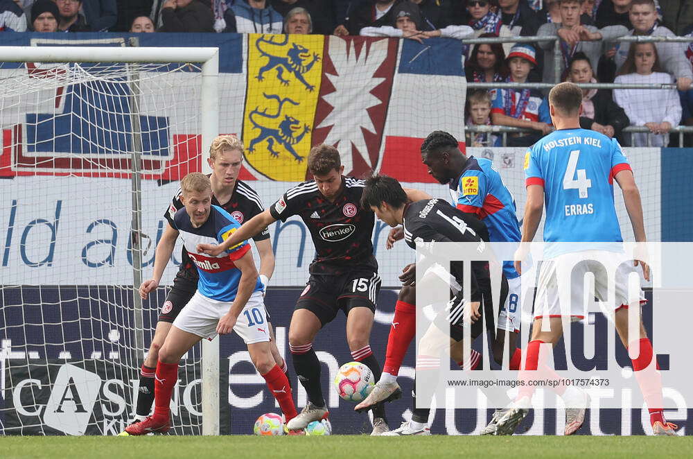 Shot attempt by Kwasi Okyere Wriedt Holstein Kiel, Lewis Holtby ...