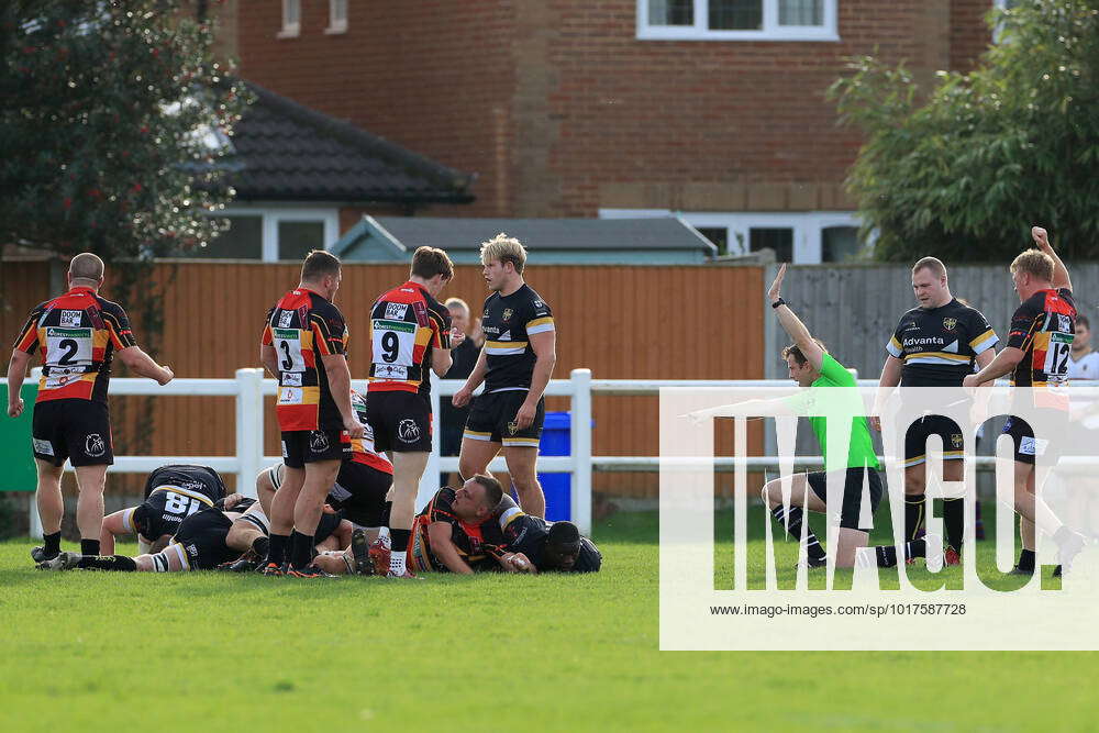 Referee, Hamish Grant signals another try for Cinderford Rugby Club ...