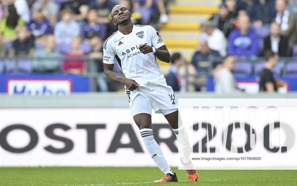 ANDERLECHT, BELGIUM - OCTOBER 30 : Charles Cook Regan midfielder of KAS ...