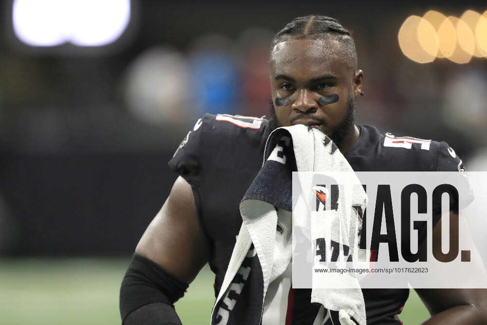 ATLANTA, GA - OCTOBER 30: Atlanta Falcons defensive end Grady Jarrett ...