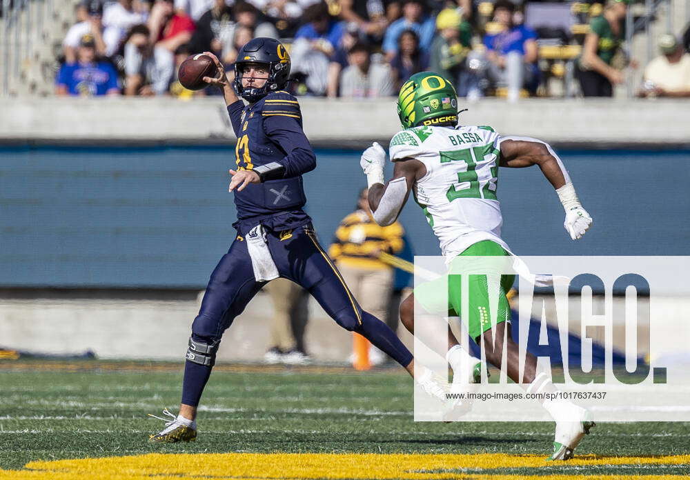 October 29 2022 Berkeley CA, USA California quarterback Jack Plummer(13 ...