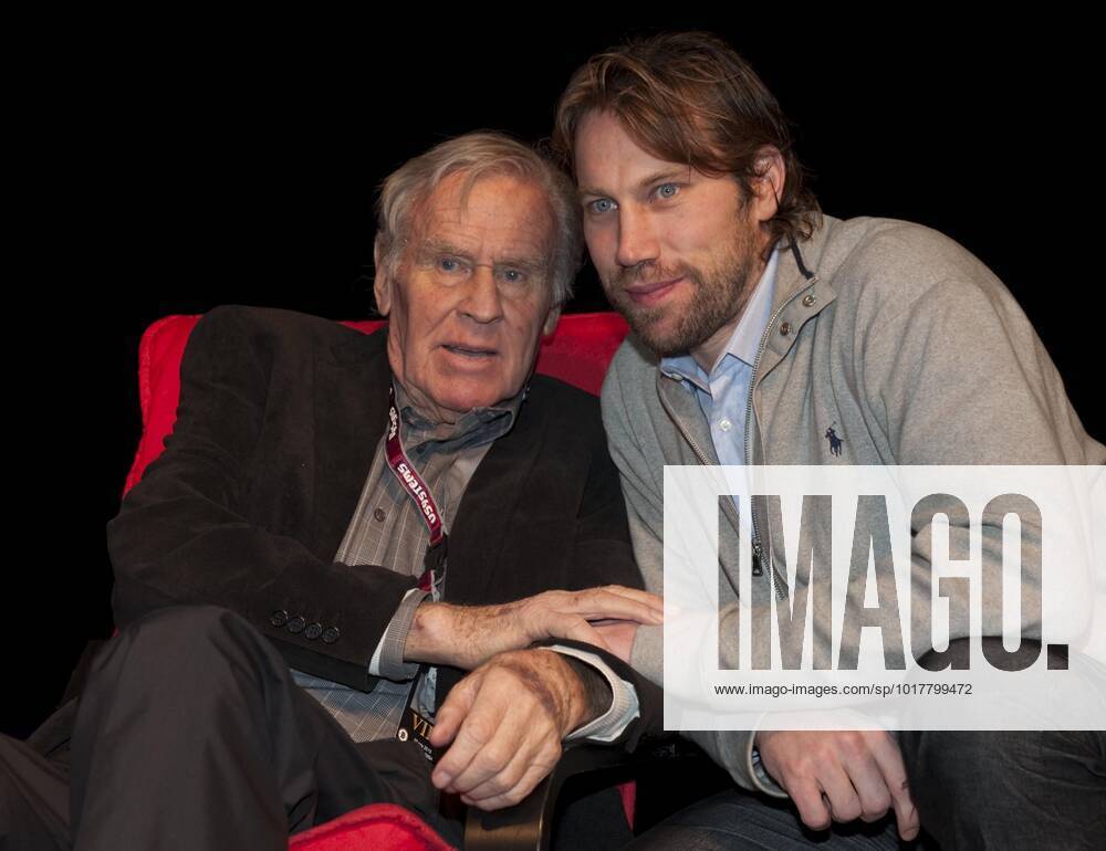 STOCKHOLM 20101110 Sven Tumba with Peter Forsberg during arrangements ...