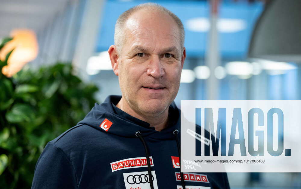 STOCKHOLM 20221101 Lars Melin, national team manager of the Swedish ...