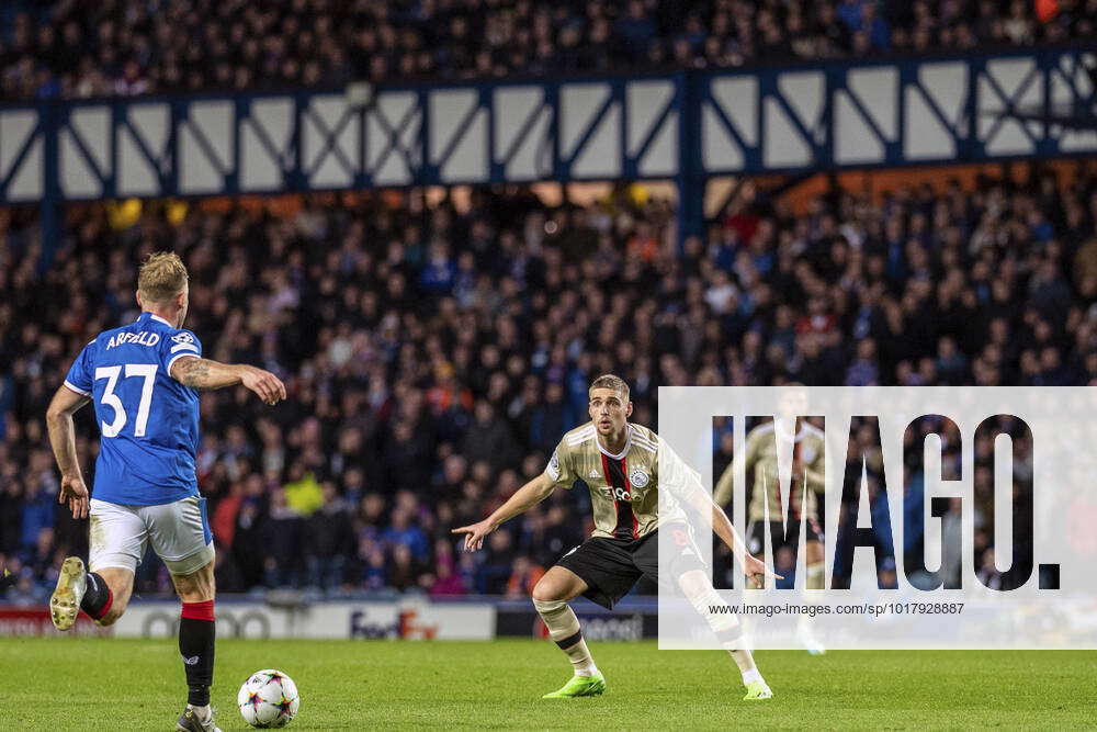 Ibrox Scott Arfield of Rangers and Kenneth Taylor of Ajax during the ...