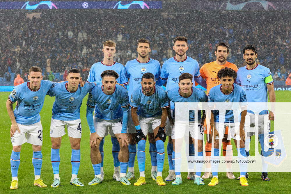 Manchester City line up during the UEFA Champions League match between ...