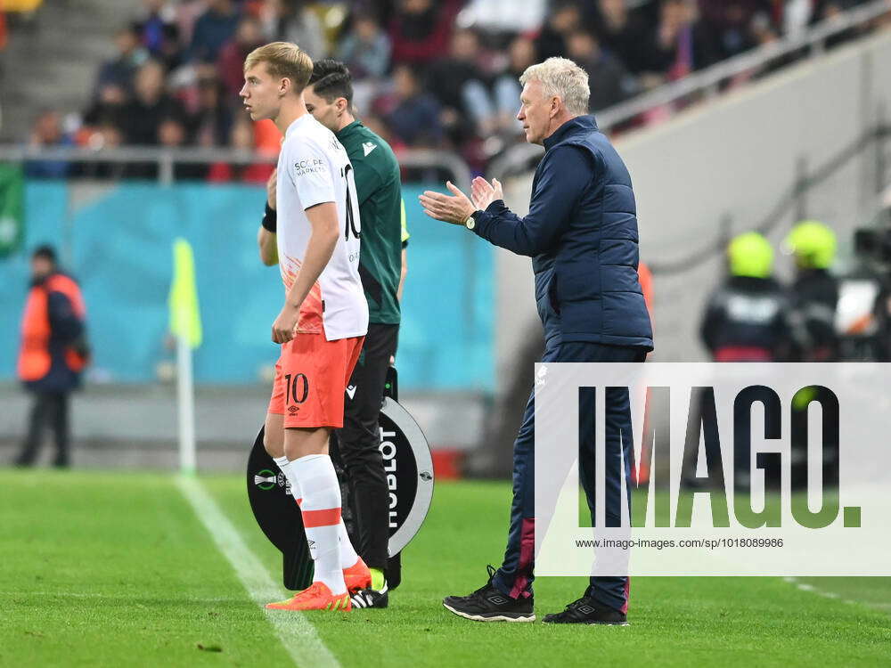 Kaelan Casey and David Moyes in the football match between FCSB and ...