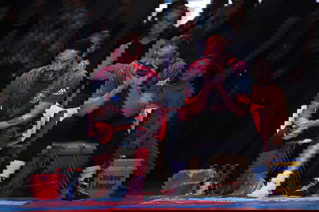 Wrestling Bundesliga 22 23 TuS Adelhausen vs RKG Freiburg 05 11 2022 fight 3 Artem Gebekov in red