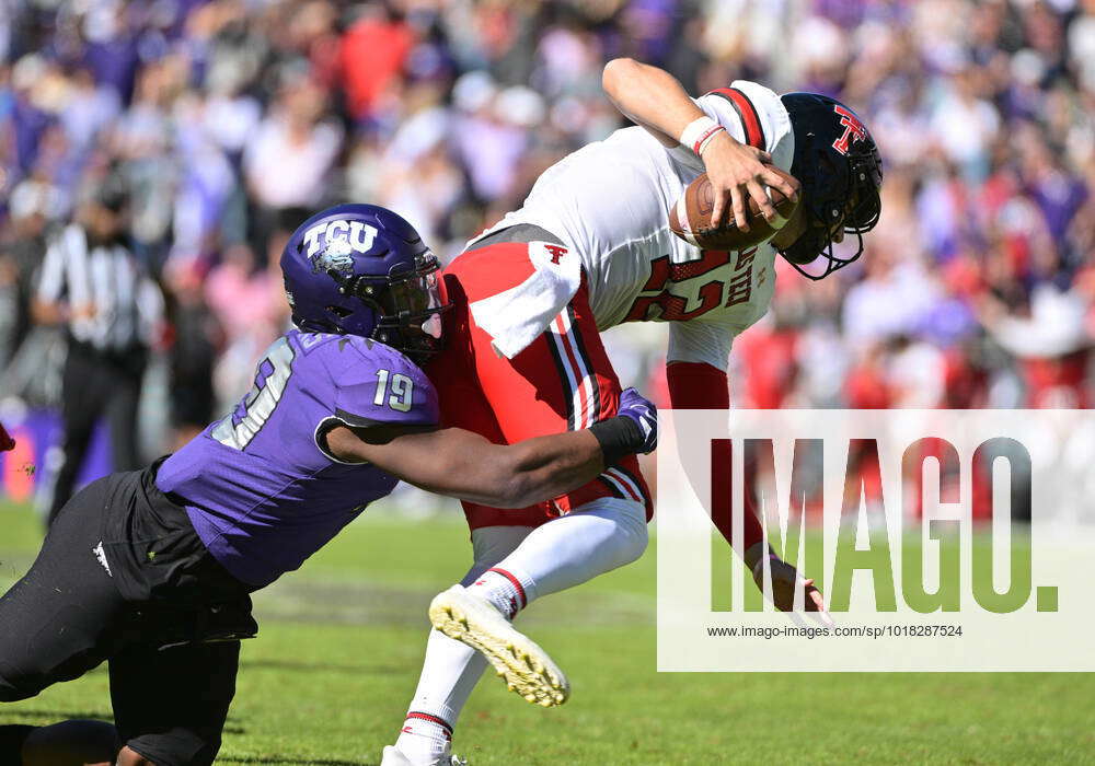 November 5 2022: TCU Horned Frogs linebacker Shadrach Banks (19) tries ...