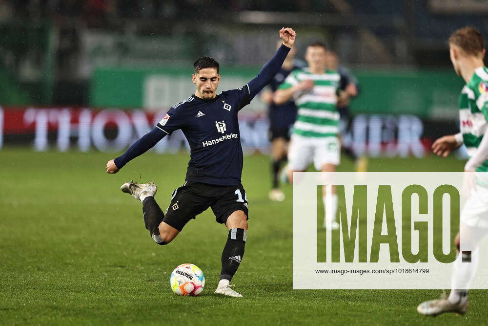 Ludovit Reis, HSV, im Hinrundenspiel der Saison 2022 2023 zwischen ...