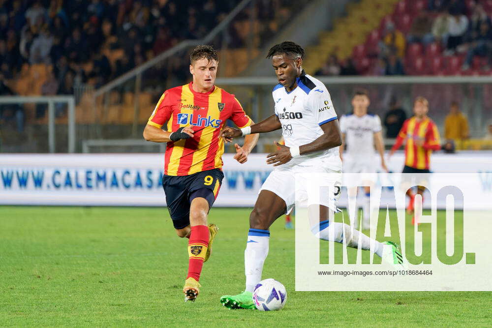 US Lecce v Atalanta BC - Serie A Caleb Okoli (Atalanta) and Lorenzo ...