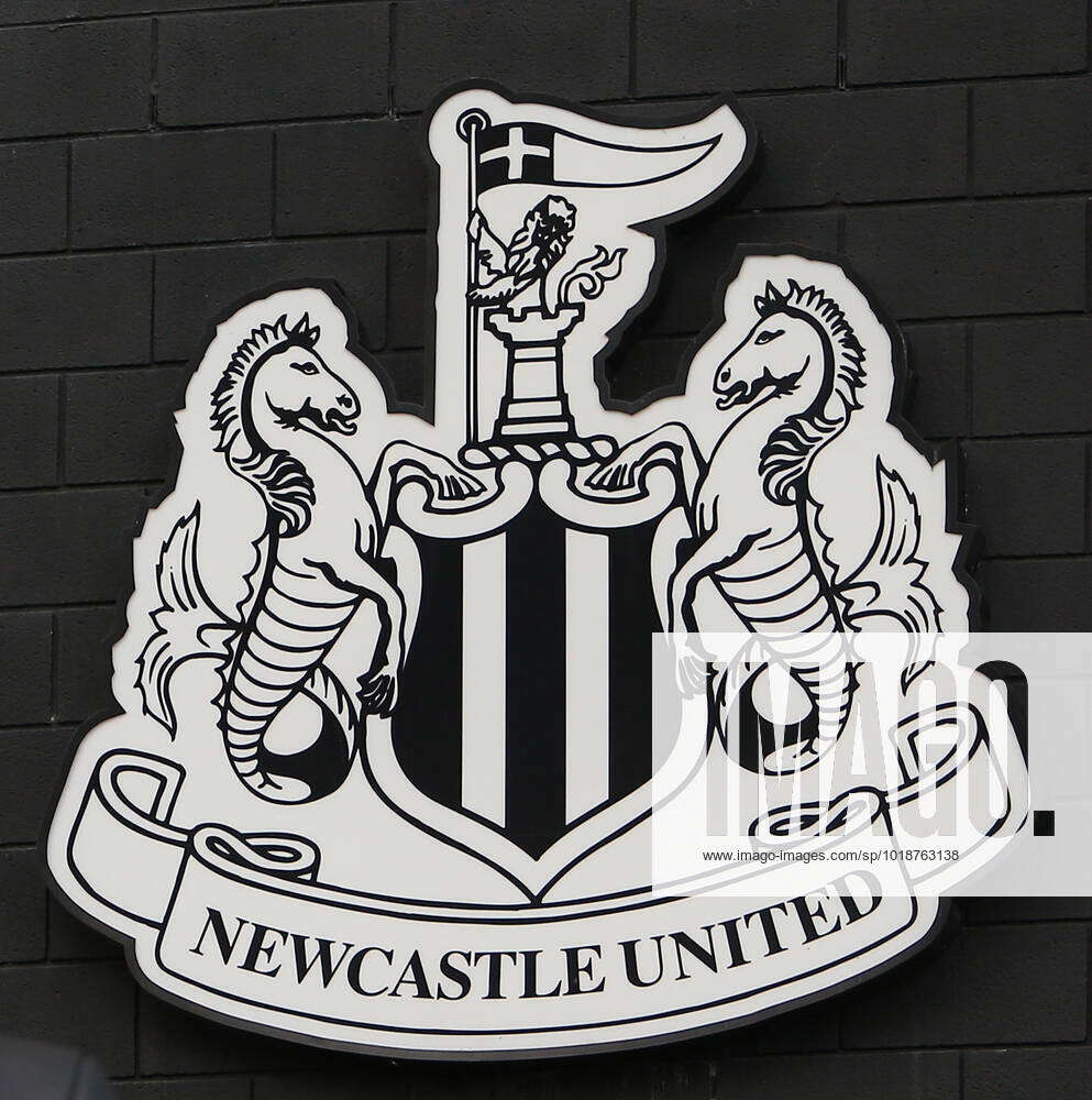 Newcastle United v Chelsea FC - Premier League Newcastle United Logo on ...