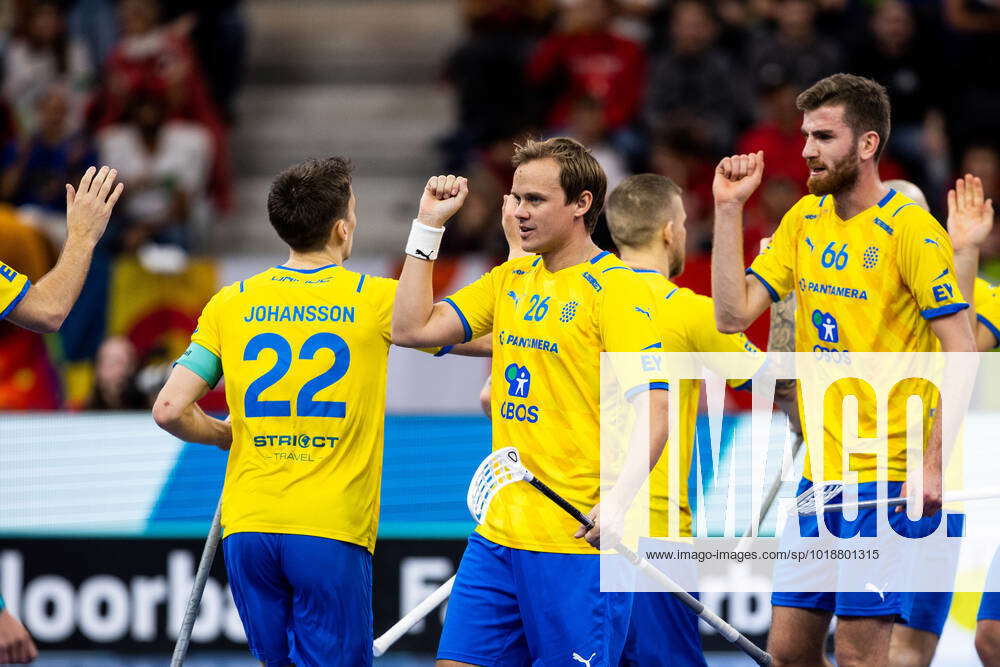 221113 Players of Sweden celebrate after 2 0 by Emil Johansson during ...