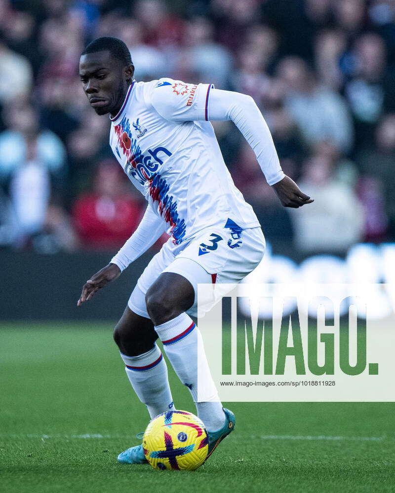NOTTINGHAM, ENGLAND - NOVEMBER 12: Tyrick Mitchell of Crystal Palace ...