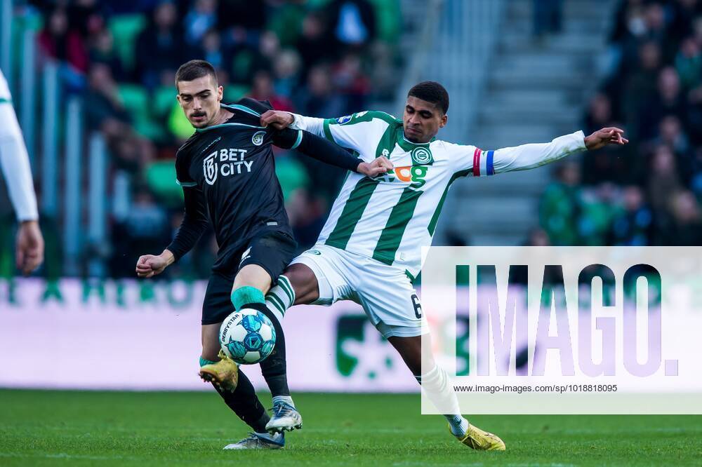 GRONINGEN lr Inigo Cordoba of Fortuna Sittard, Laros Duarte of FC ...