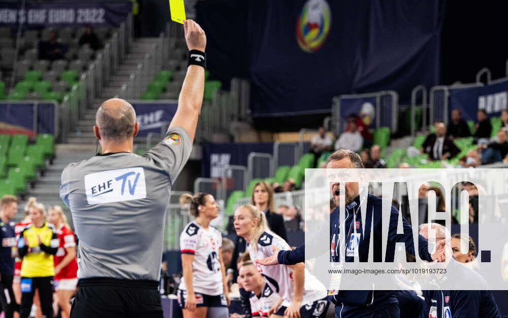 221116 Head coach Thorir Hergeirsson of Norway receives a yellow card ...
