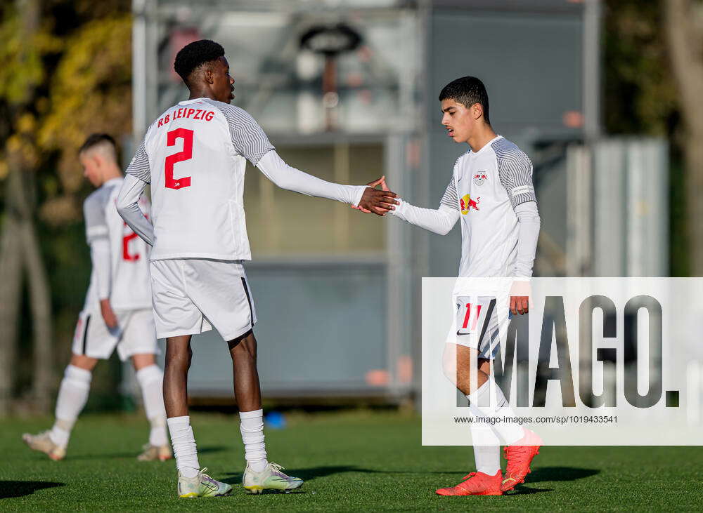Leipzigs Abdul Baki Al Khalaf with Seal Luyeye Mpasi Football U15 C ...