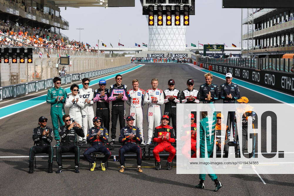 KW46 family picture with all the drivers congratuling VETTEL Sebastian ...