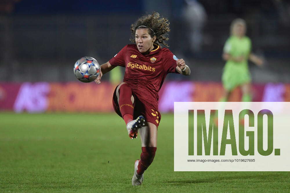 Elena Linari of AS Roma during the Women Uefa Champions League football ...