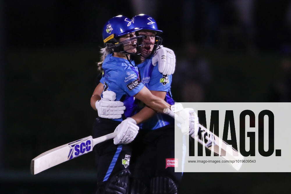 WBBL STRIKERS HEAT, Bridget Patterson and Maddie Penna of the Adelaide ...