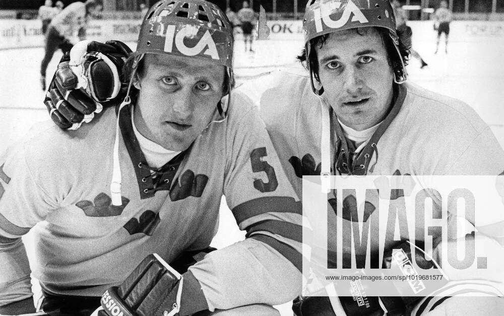 GÖTEBORG CA 1976 04 26 Brothers Börje Salming and Stig Salming together ...