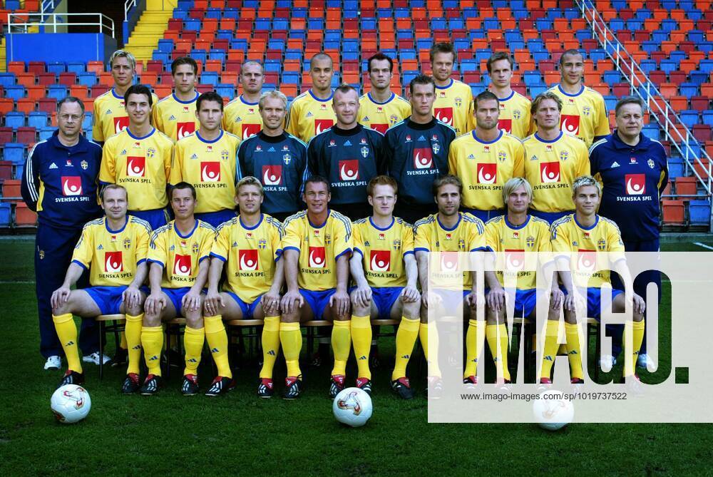 BEFORE WORLD CUP SOUTH KOREA JAPAN 2002 NATIONAL TEAM TRAINING AT ...