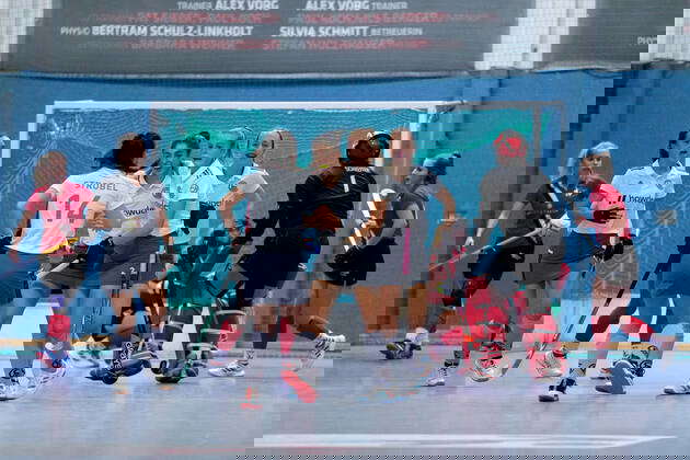 from left Felicia Schickel MSC, 16, Michelle Strobel MSC, 14 ...