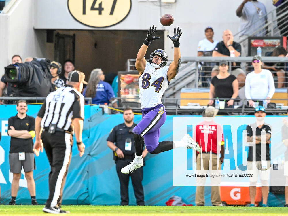 November 27, 2022: Baltimore Ravens tight end Josh Oliver (84) makes a ...