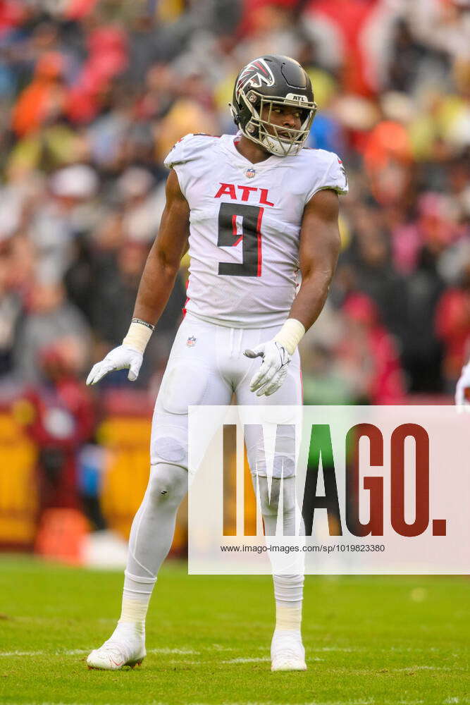 : Atlanta Falcons linebacker Lorenzo Carter moves into position during ...