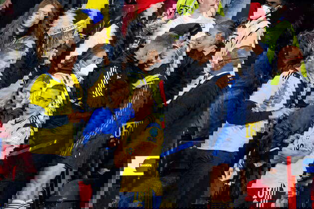 Amanda Nilden with family, Fridolina Rolfö with boyfriend Simon Schott ...